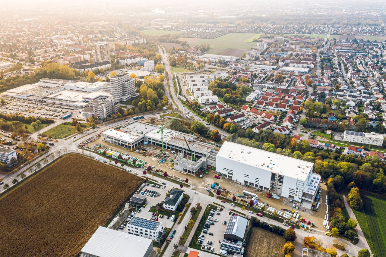 3486_Autohaus Reisacher Augsburg - Referenz | Glass Bau